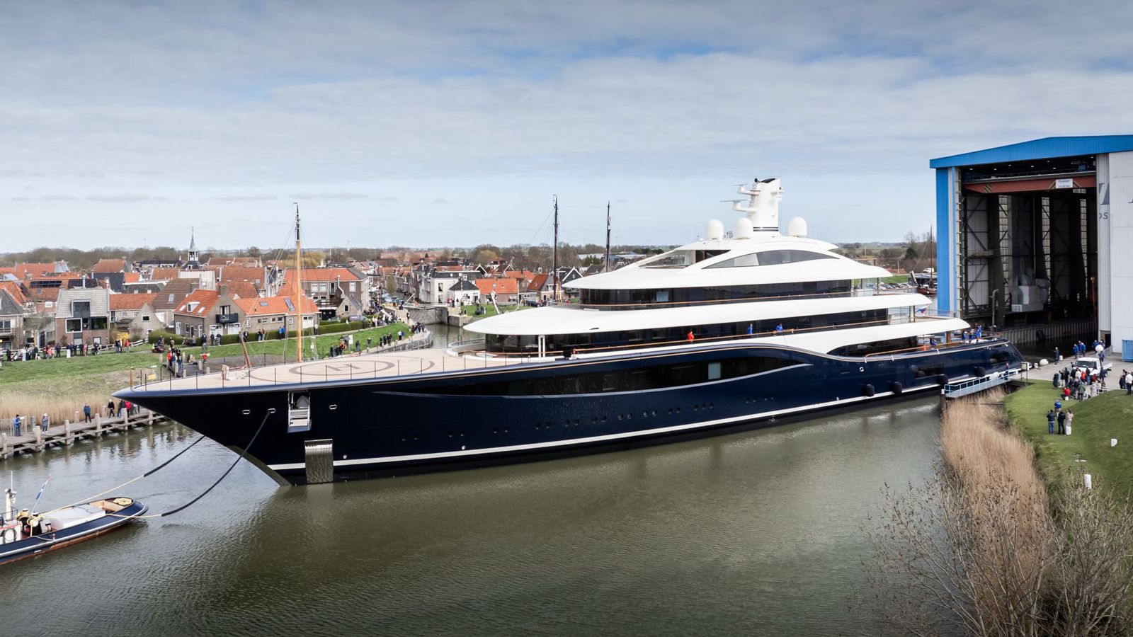 101m Feadship superyacht Project 1014 launched